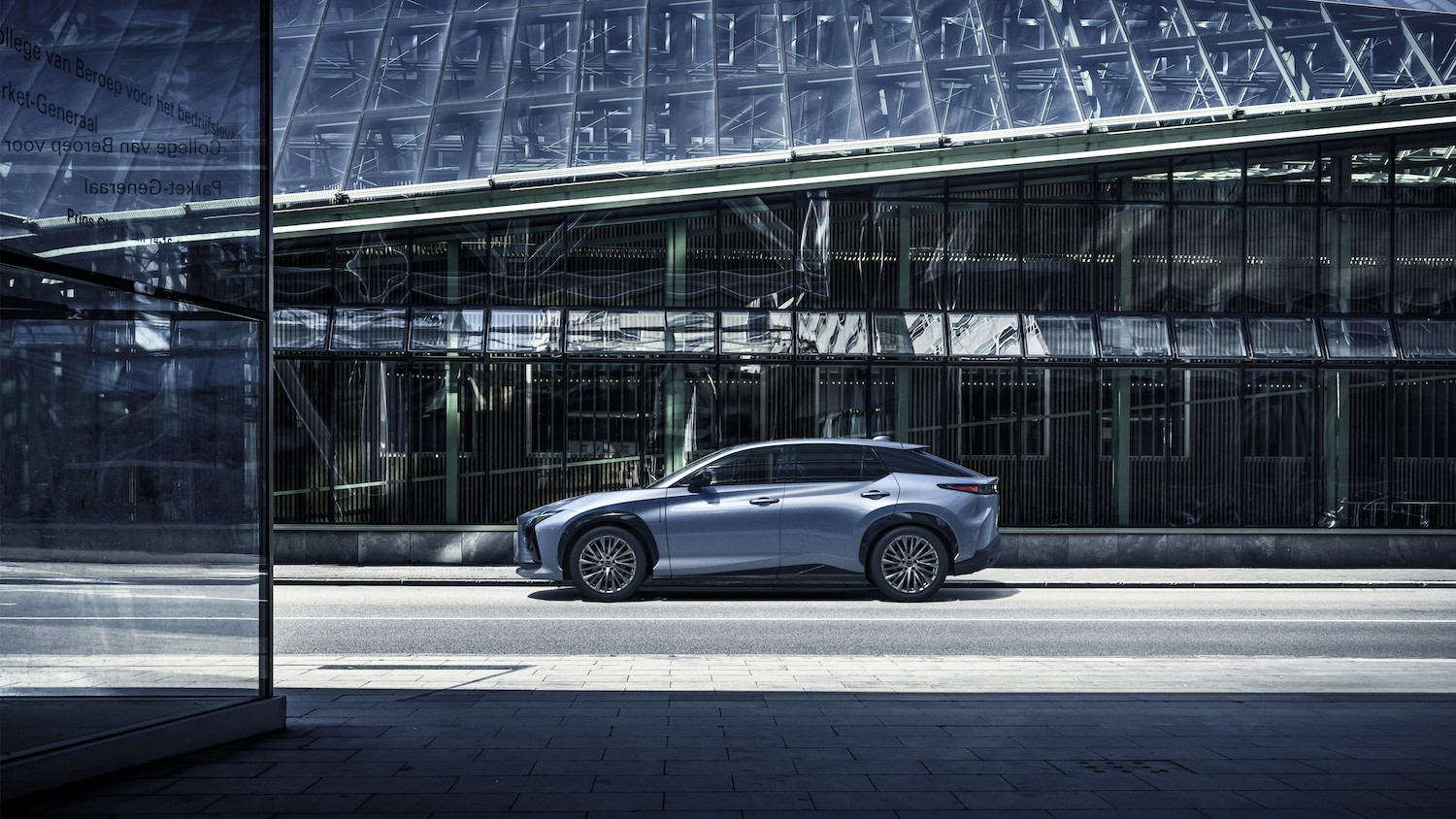 Lexus presenterar nya elsuven RZ 450e - Elbilen