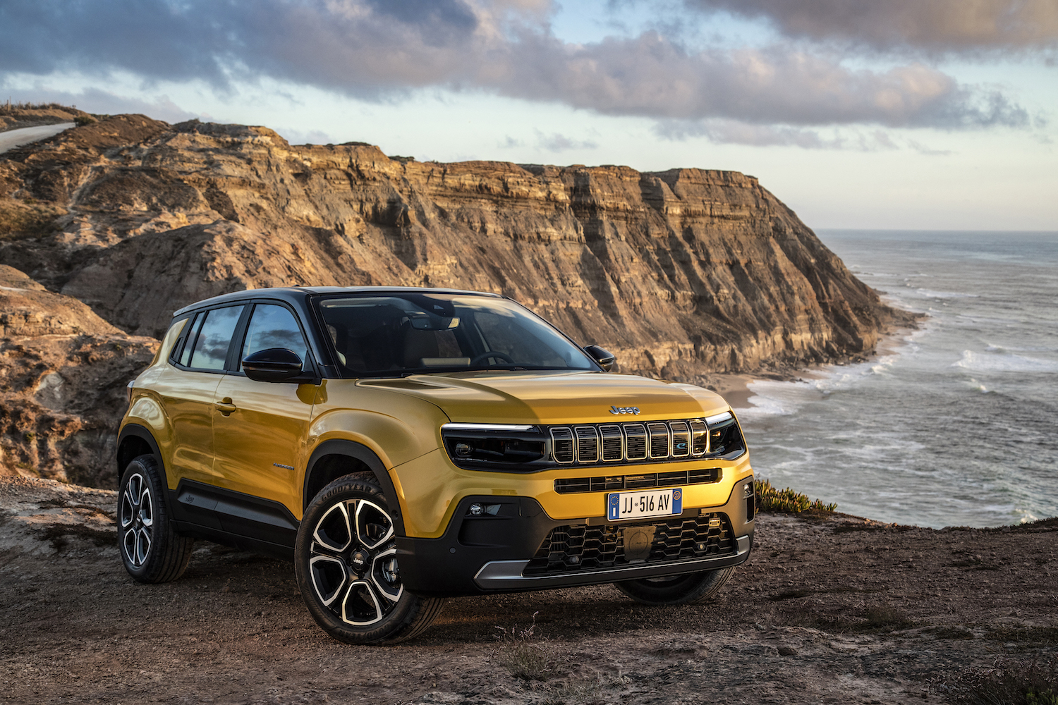 Prisad start för Jeeps första elbil – Jeep Avenger årets bil 2023 - Elbilen